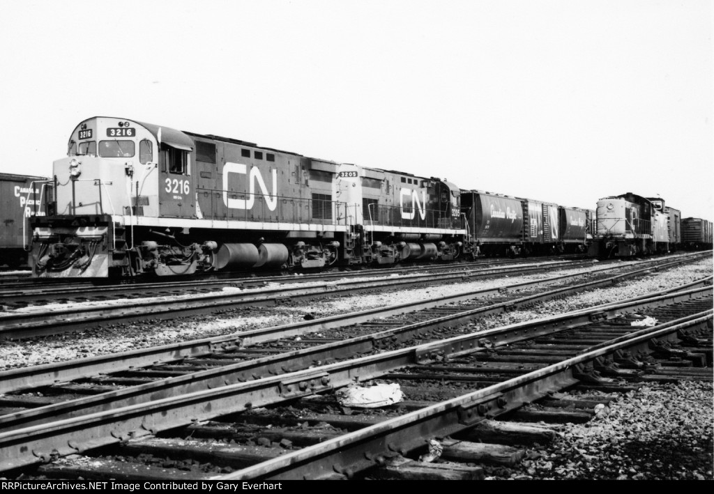 CN C424 #3216 & #3205 - Canadian National